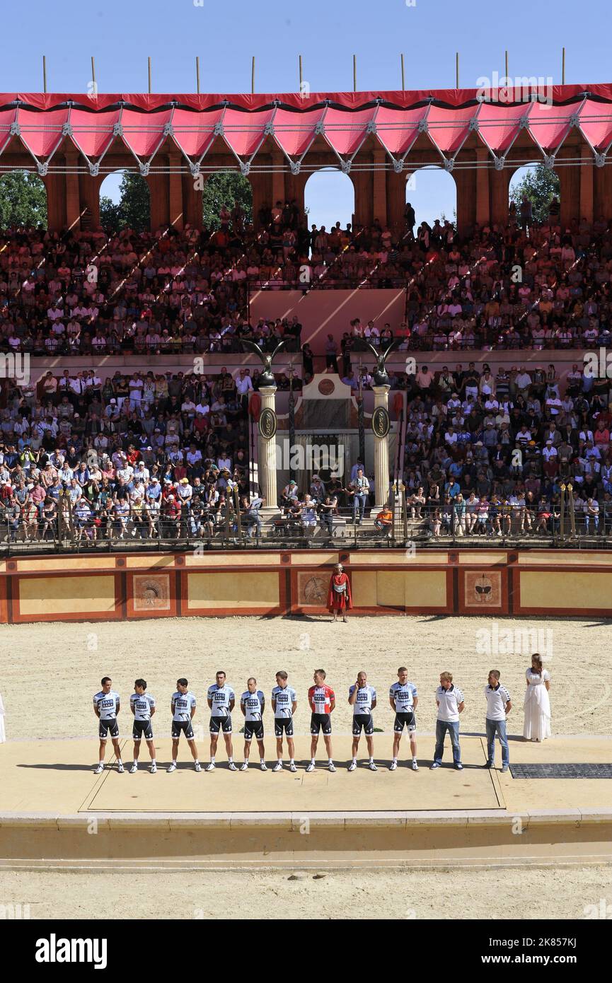 General view of the Saxo Bank Sungard team during the opening ceremony ...