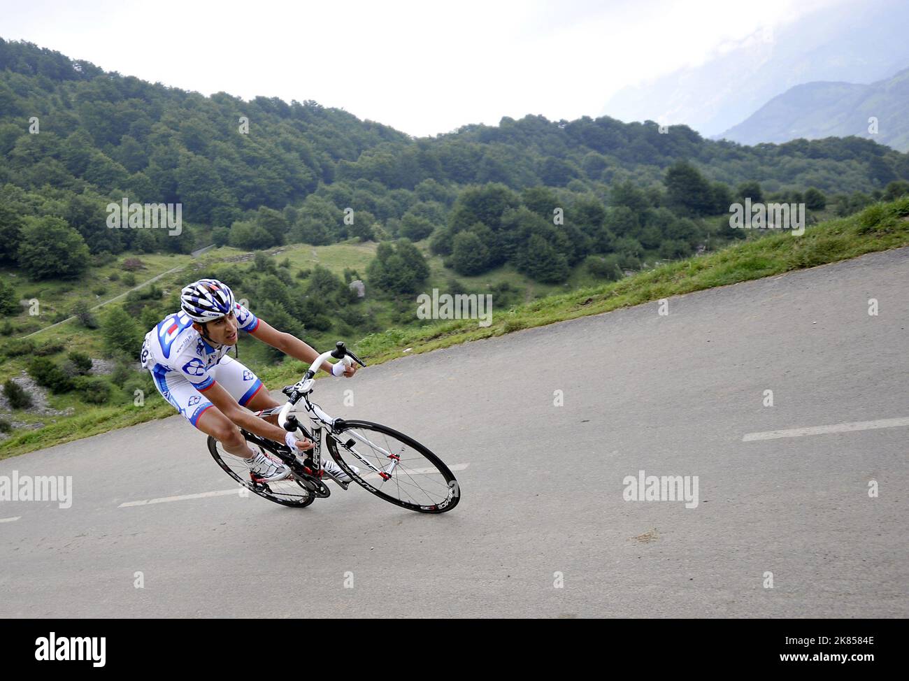 FDJ's Jeremy Roy in action at Col D'Aubisque Stock Photo - Alamy