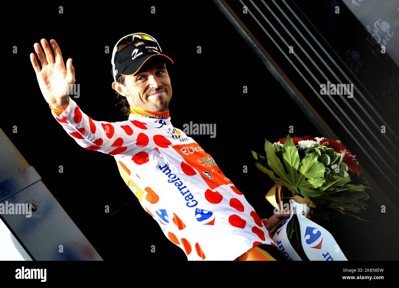 Euskaltel's Samuel Sanchez takes the mountain leader's jersey on the ...