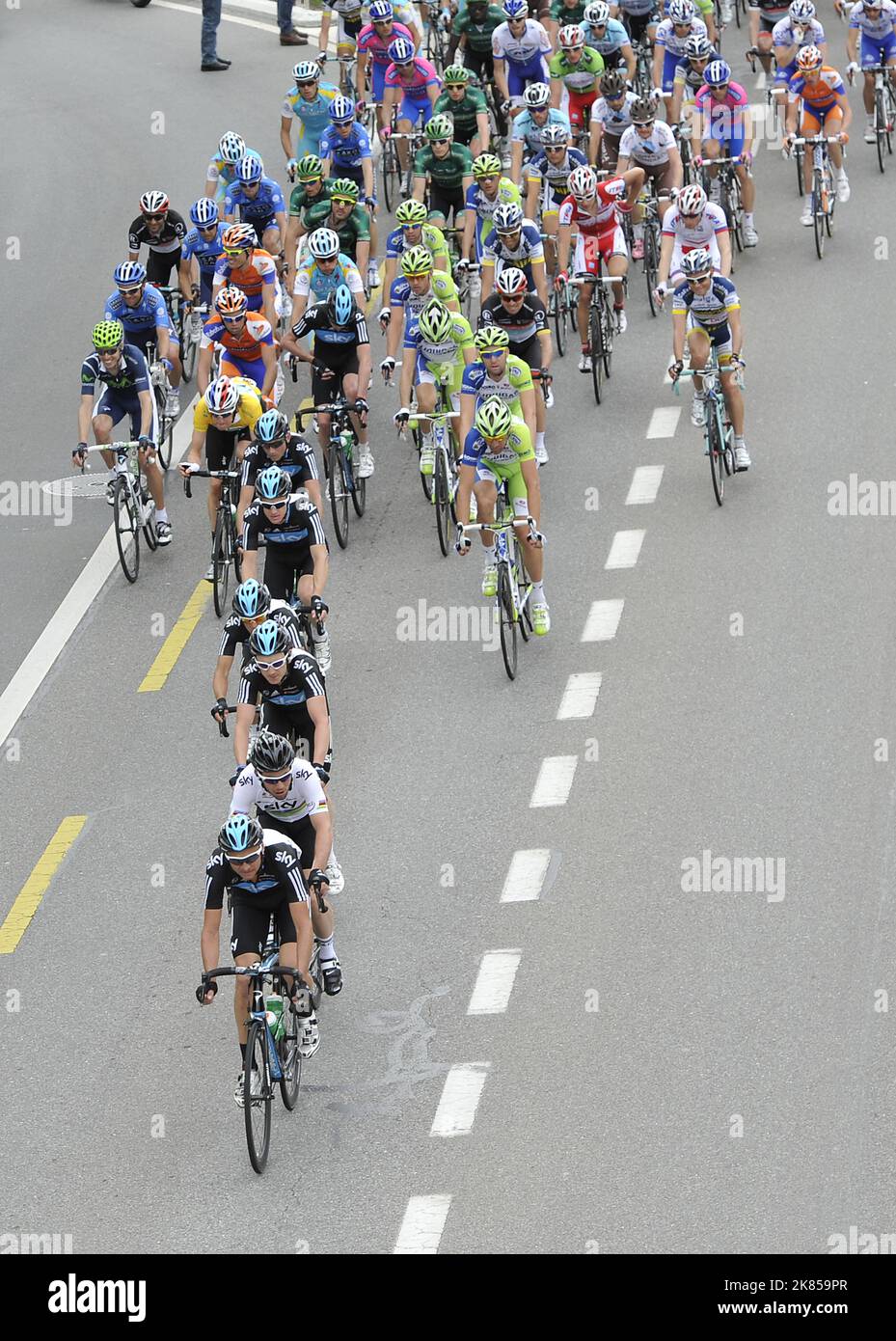 Stage 4, Tour of Romandy, Team Sky Procycling lead the bunch in Saxon ...