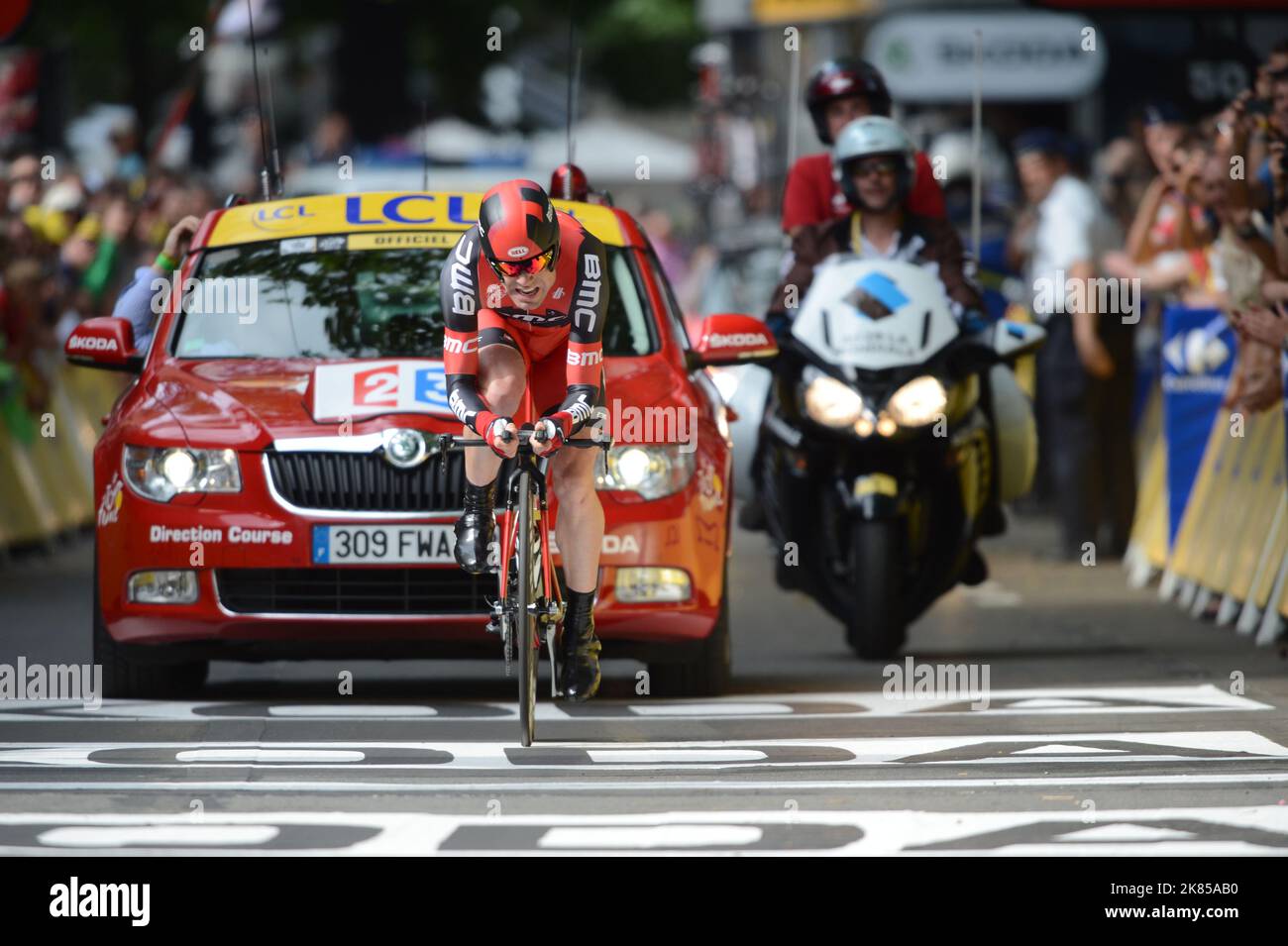 Cadel Evans of Bmc crosses the finish line Stock Photo - Alamy