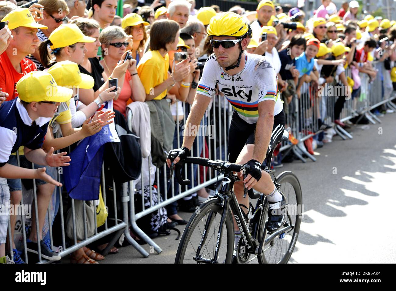 Mark Cavendish team Sky Procycling crosses the finish line after ...