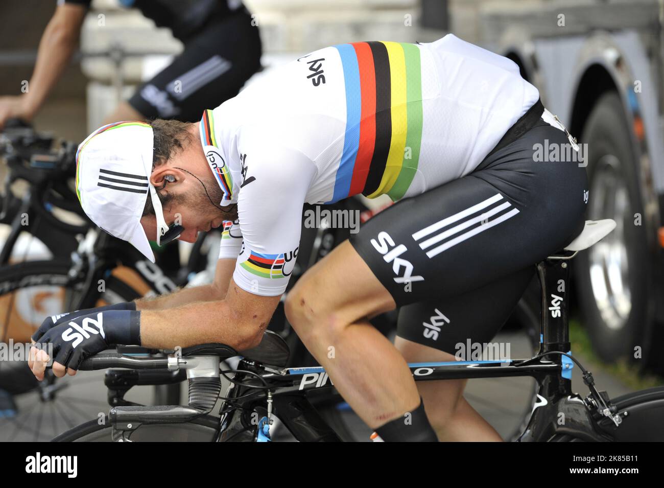 Mark Cavendish of team Sky Procycling warms up before the time trial ...