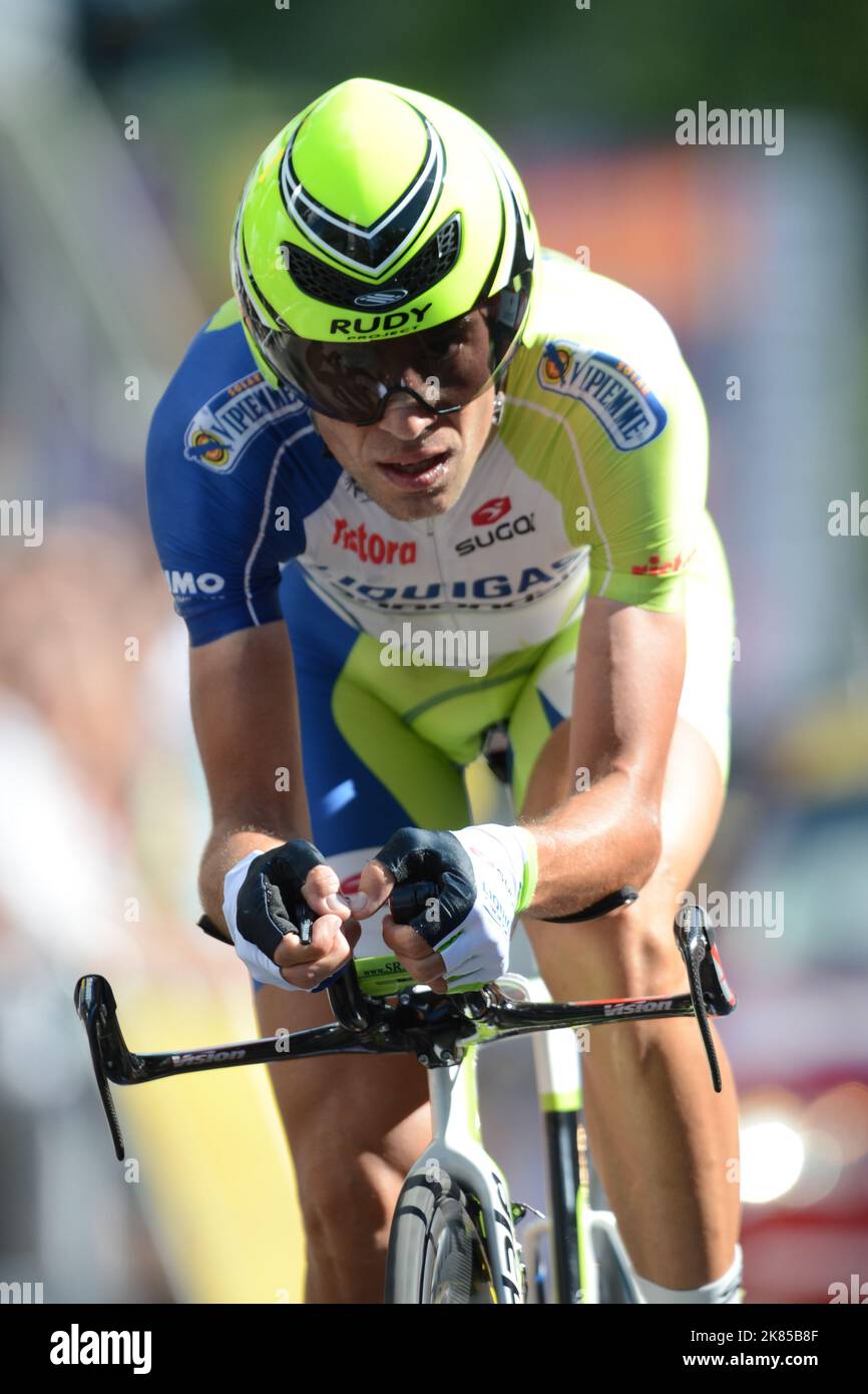 Vincenzo Nibali team Liquigas crosses the finish line, Stage 9 Arc-Et ...