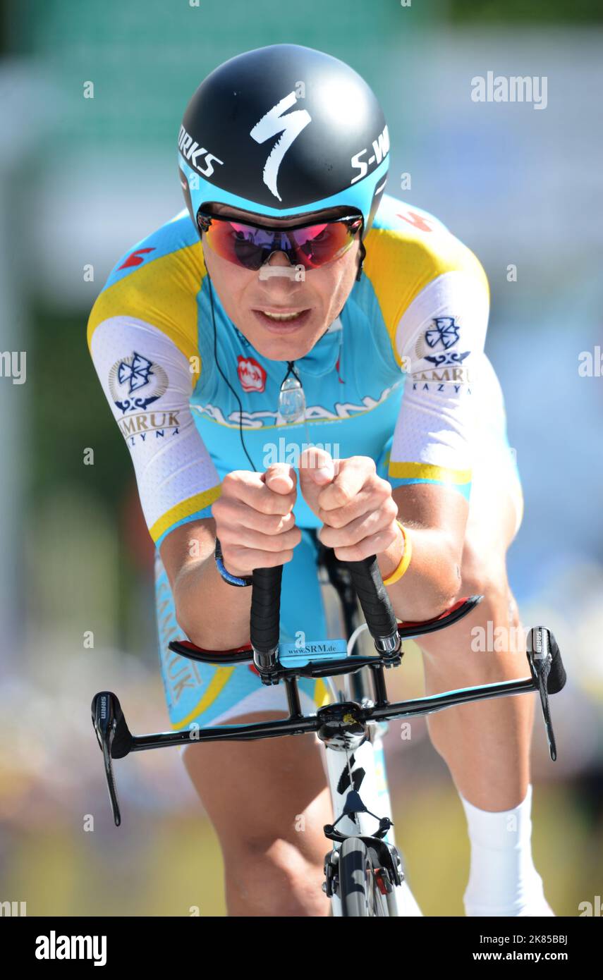 Janez Brajkovic team Astana crosses the finish line, Stage 9 Arc-Et ...