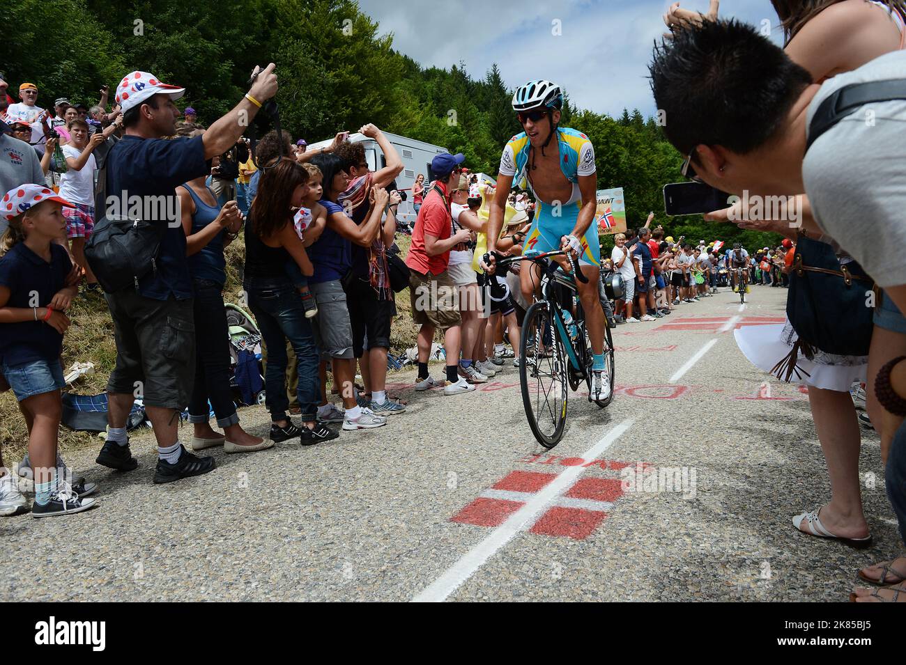 Robert Kiserlovski climbs the col du Granier Stock Photo - Alamy
