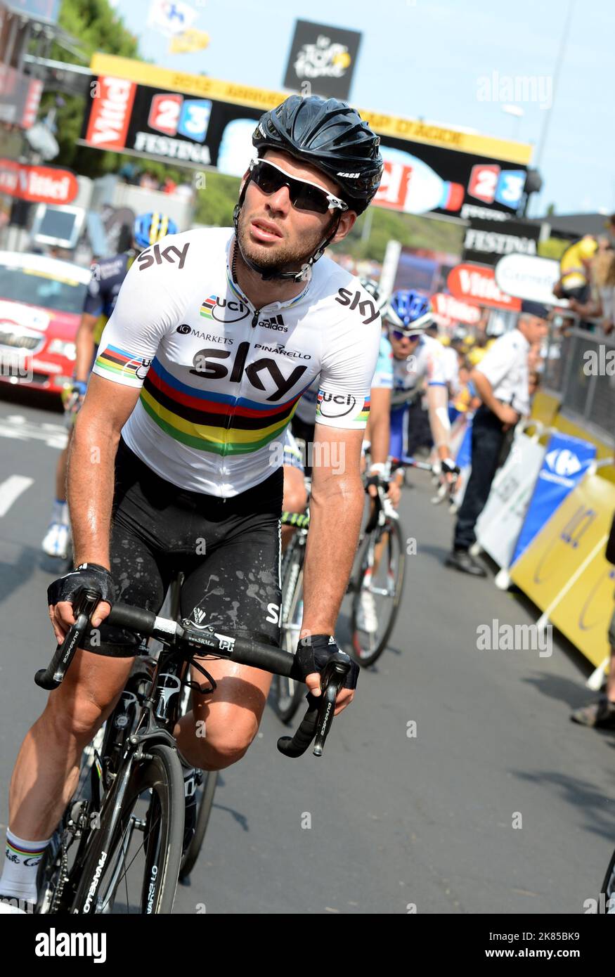 Mark Cavendish crosses the finish - line Stage 13 - Saint - Paul ...
