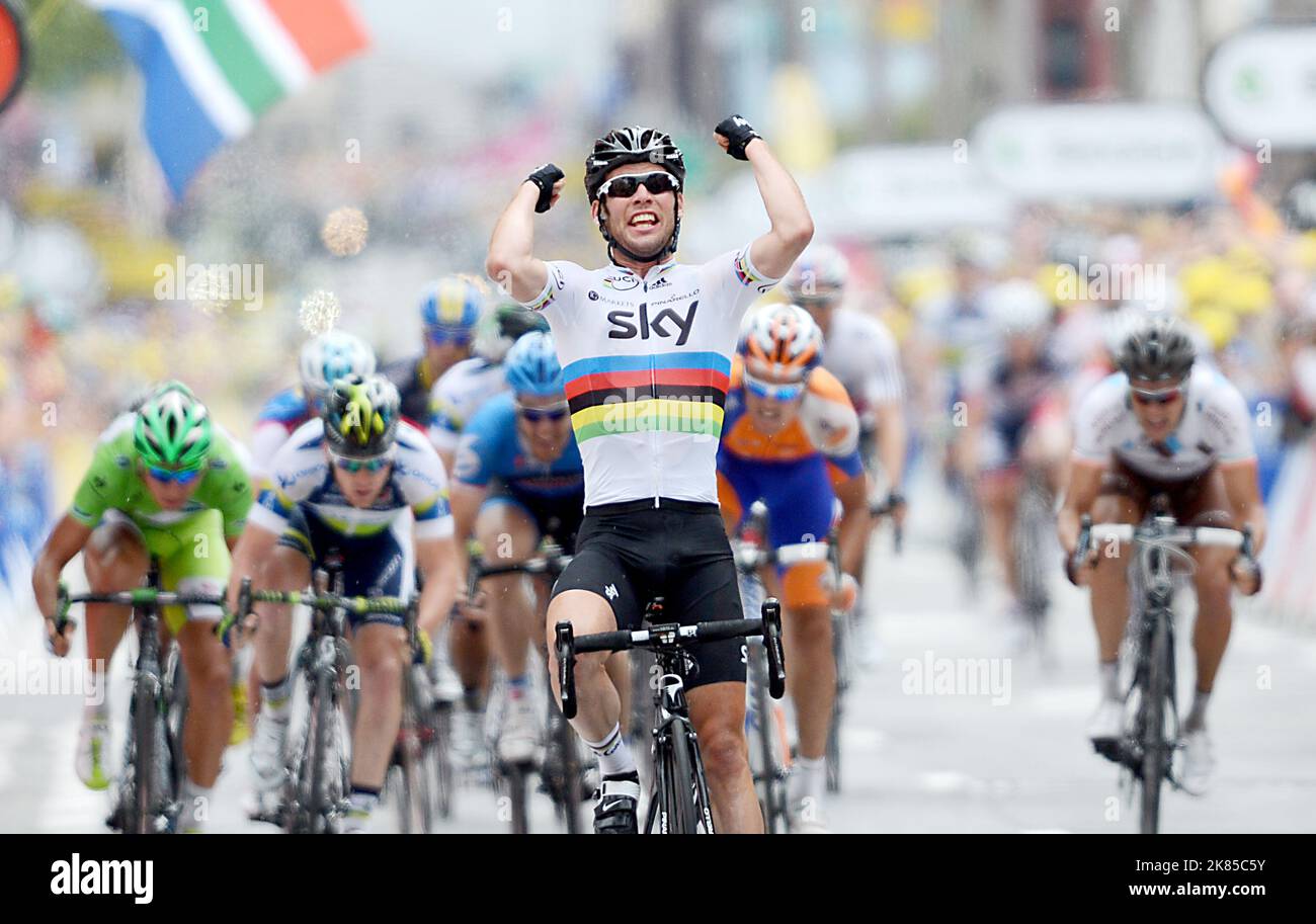 Mark Cavendish wins his second stage of the 2012 Tour de France in a ...