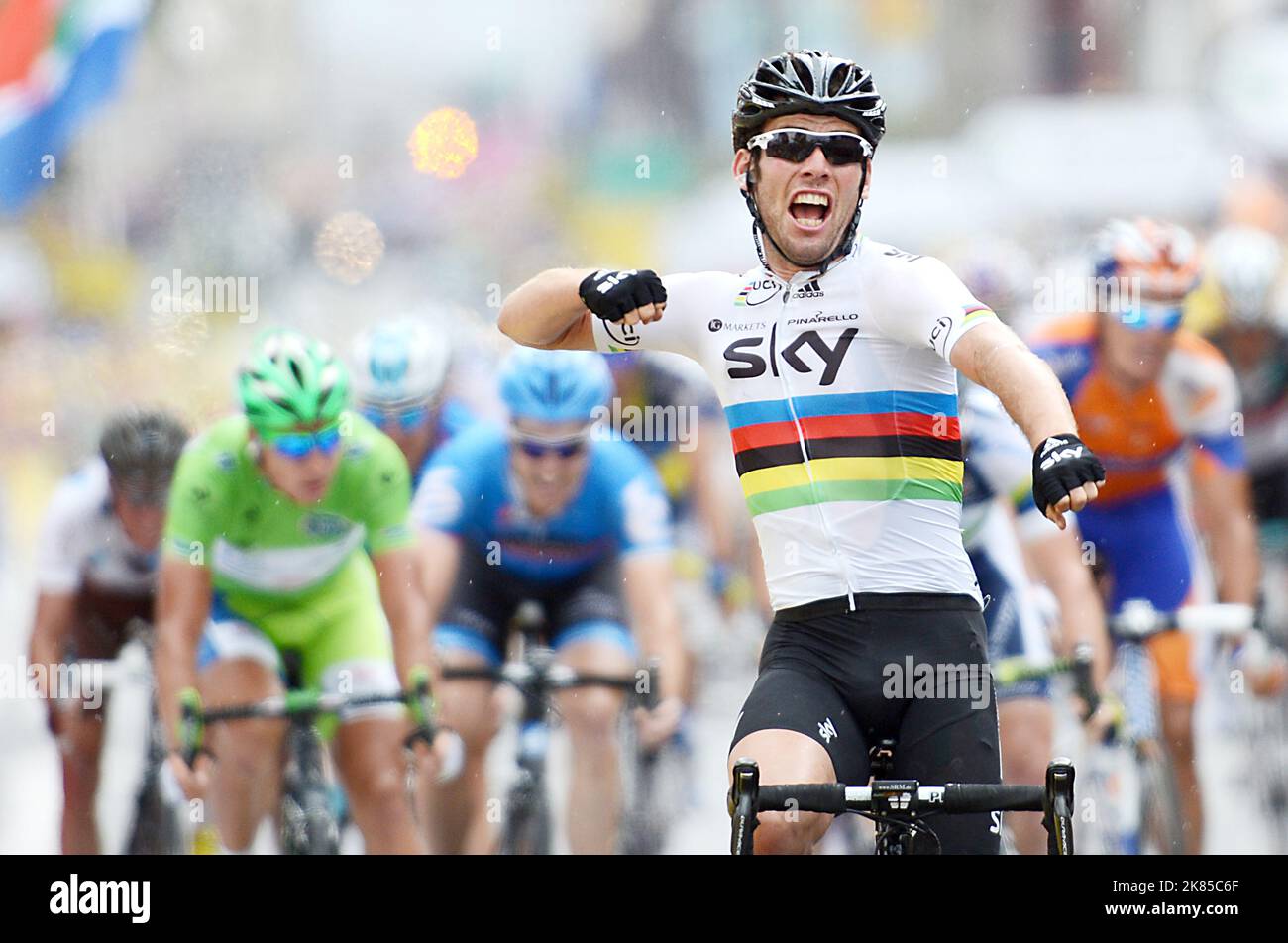 Mark Cavendish wins his second stage of the 2012 Tour de France in a ...