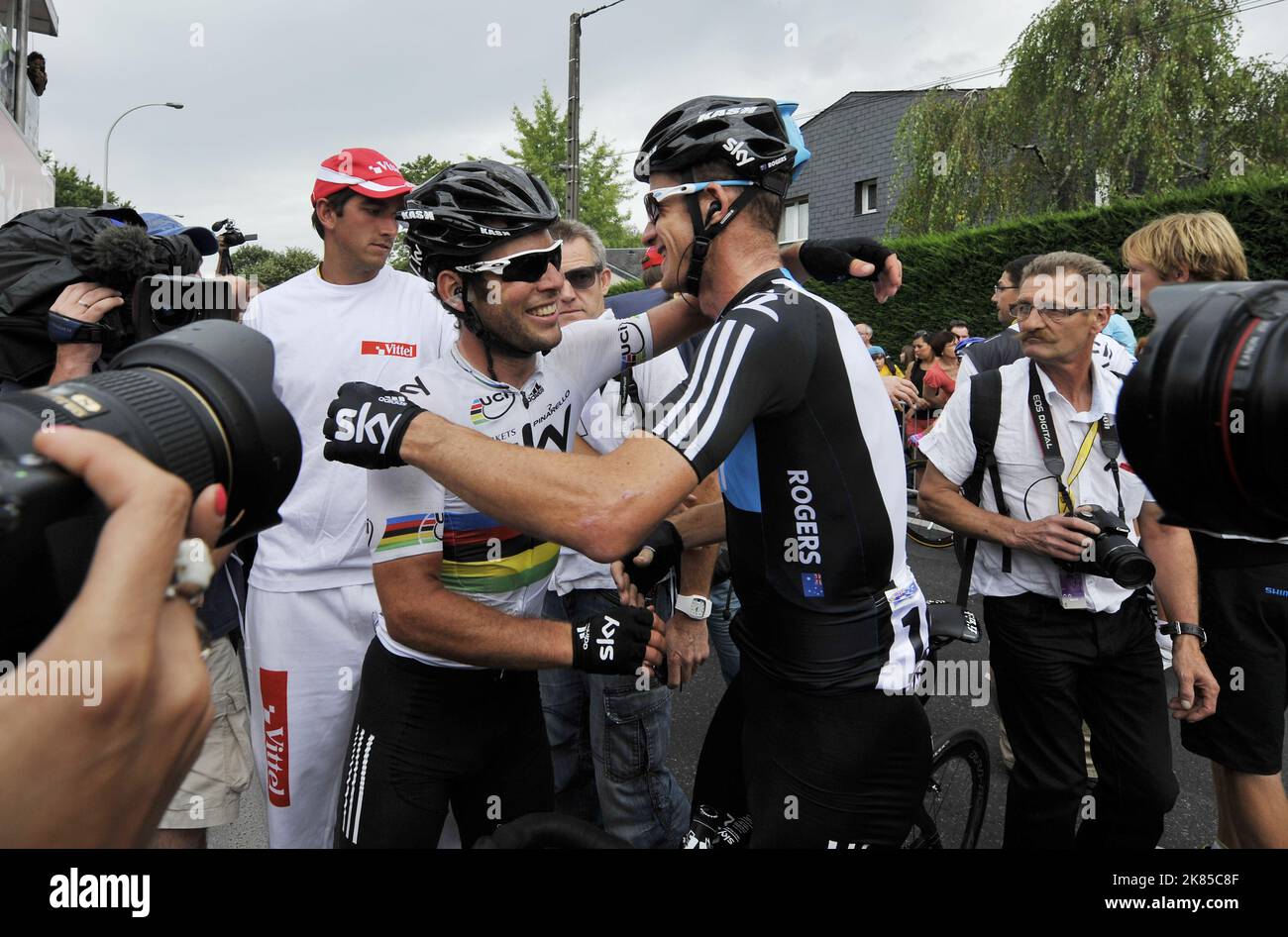 Mark Cavendish wins his second stage of the 2012 Tour de France in a ...