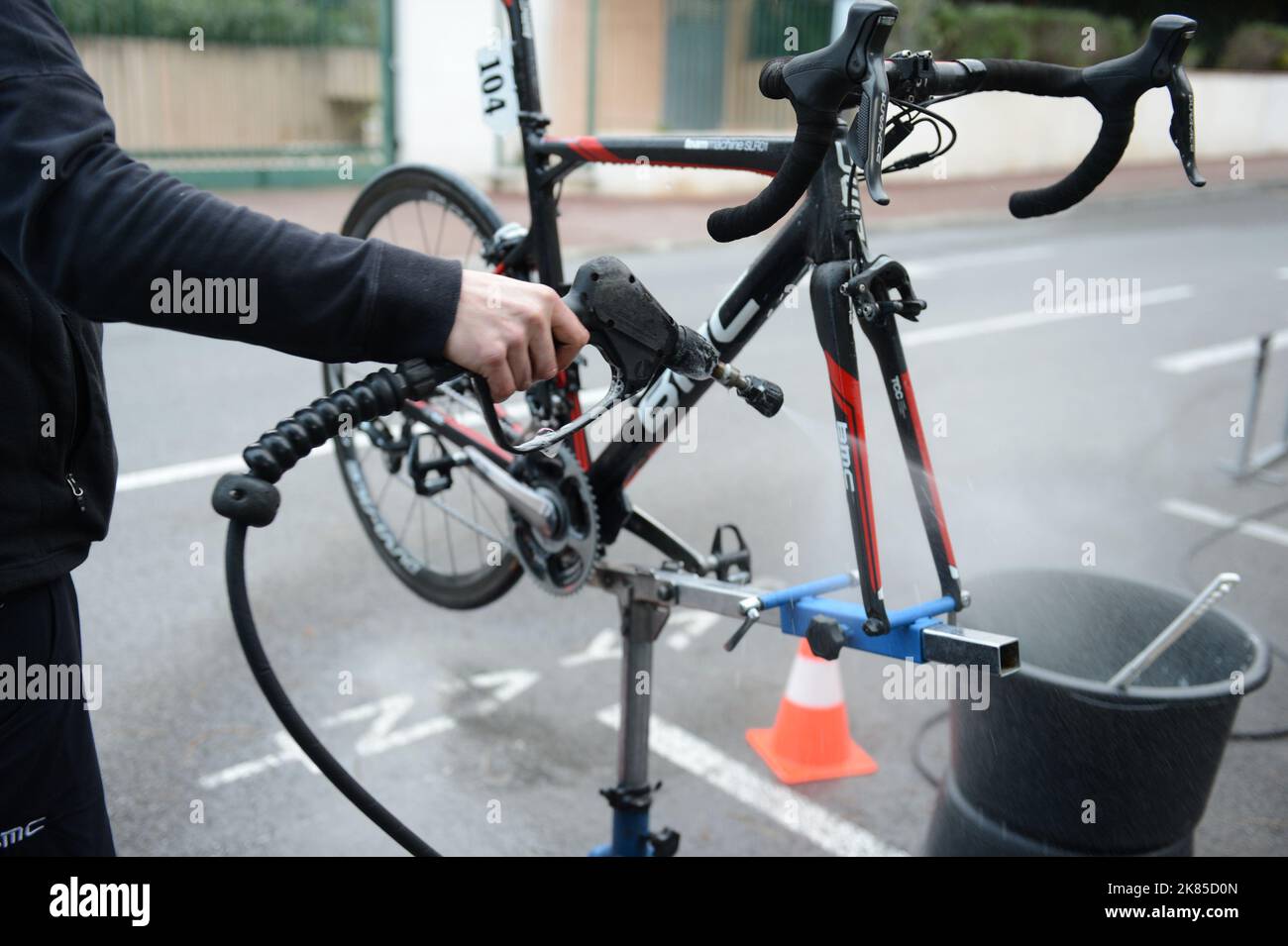 BMC team hotel after stage 6, behind the scenes at their team hotel on ...