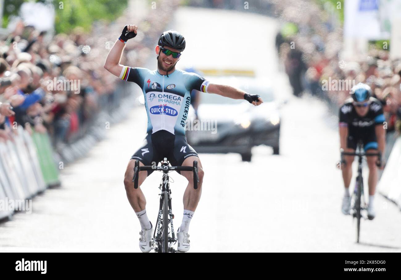 Mark Cavendish wins the National Road Race Championships in Glasgow ...