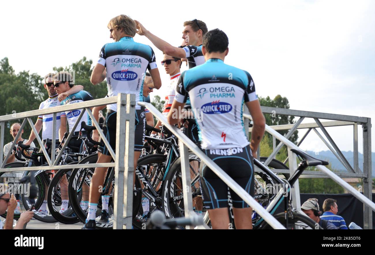 Omega Pharma Quickstep's Mark Cavendish (left) and Sylvain Chavanel ...