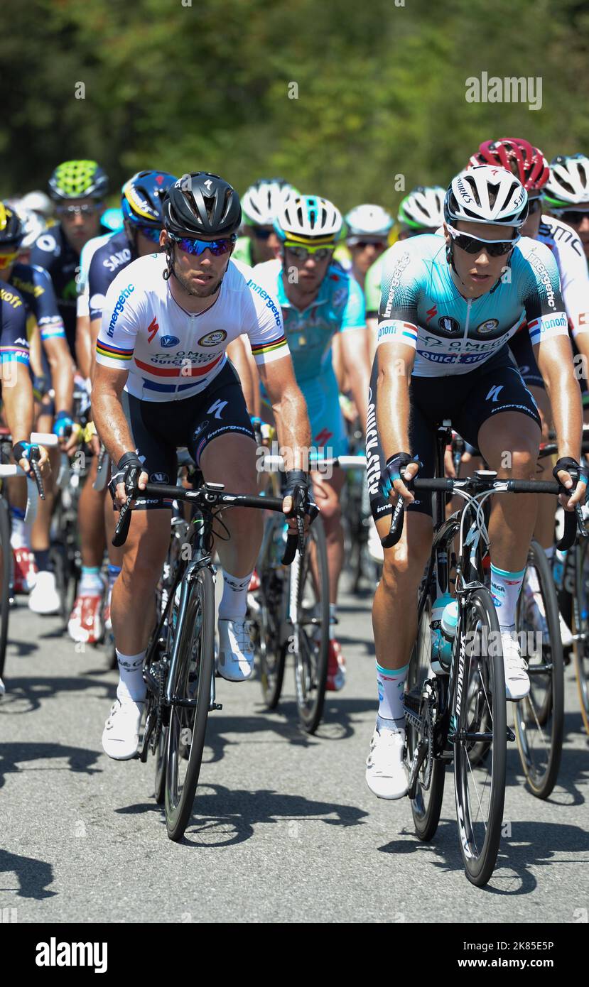 Omega Pharma Quickstep's Sylvain Chavanel rides to the starting podium ...
