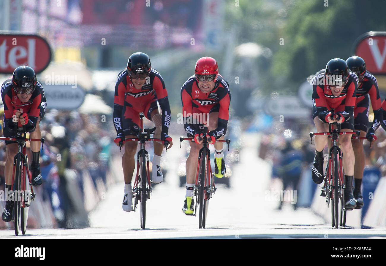 Team BMC, with Cadel Evans (centre) in action Stock Photo - Alamy