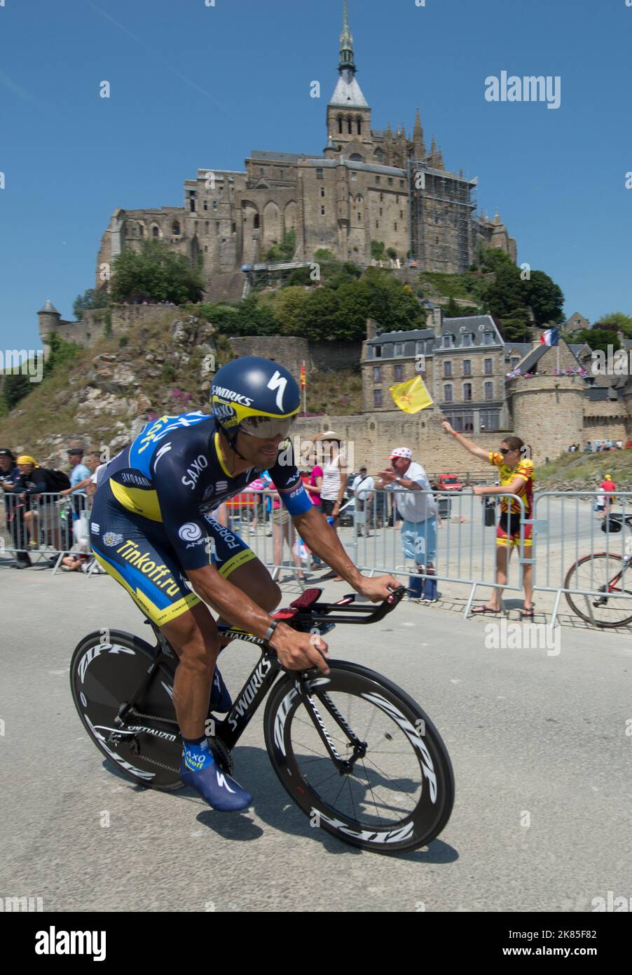 France mont st michel cycling hi-res stock photography and images - Alamy