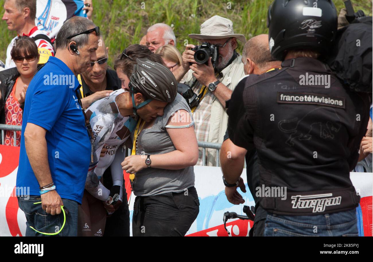 Jean Christophe Peraud crashes out of the Tour de France with just over ...