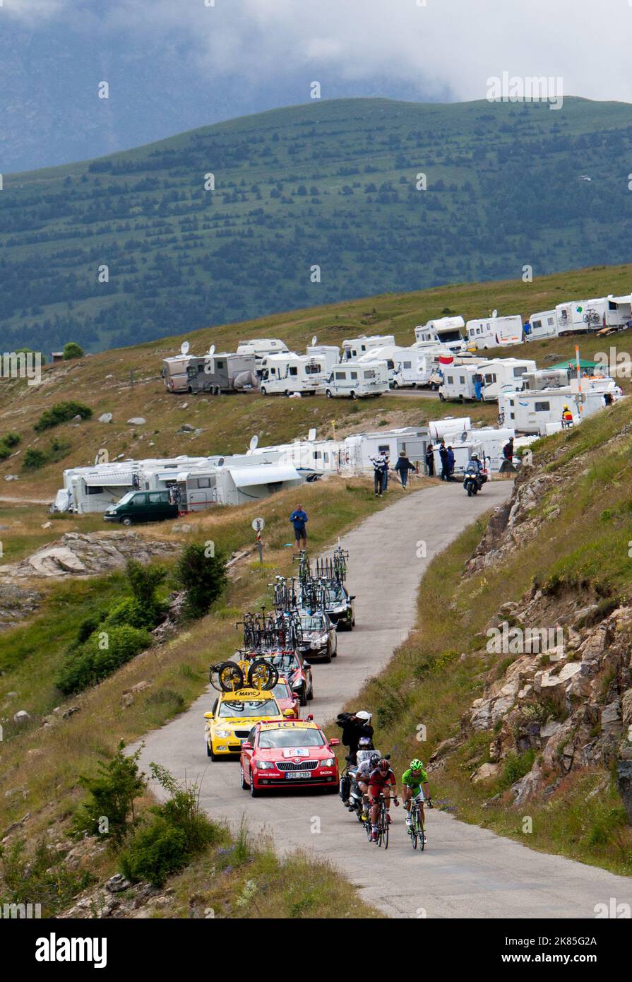 The break away descend down the Col de Sarenne valley away from L'Alpe ...