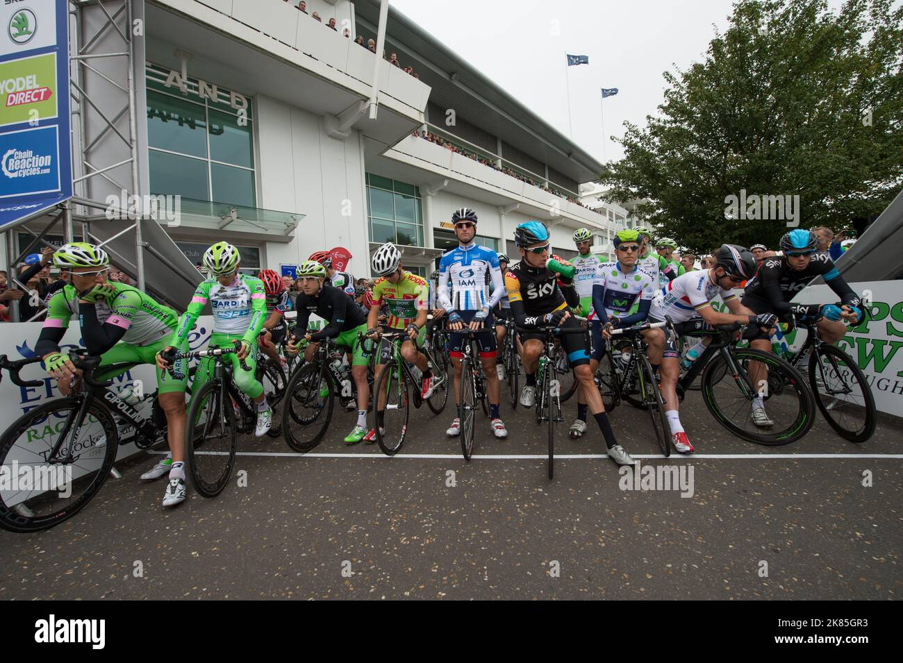 Sir Bradley Wiggins, team Sky Procycling, and Mark Cavendish, team ...