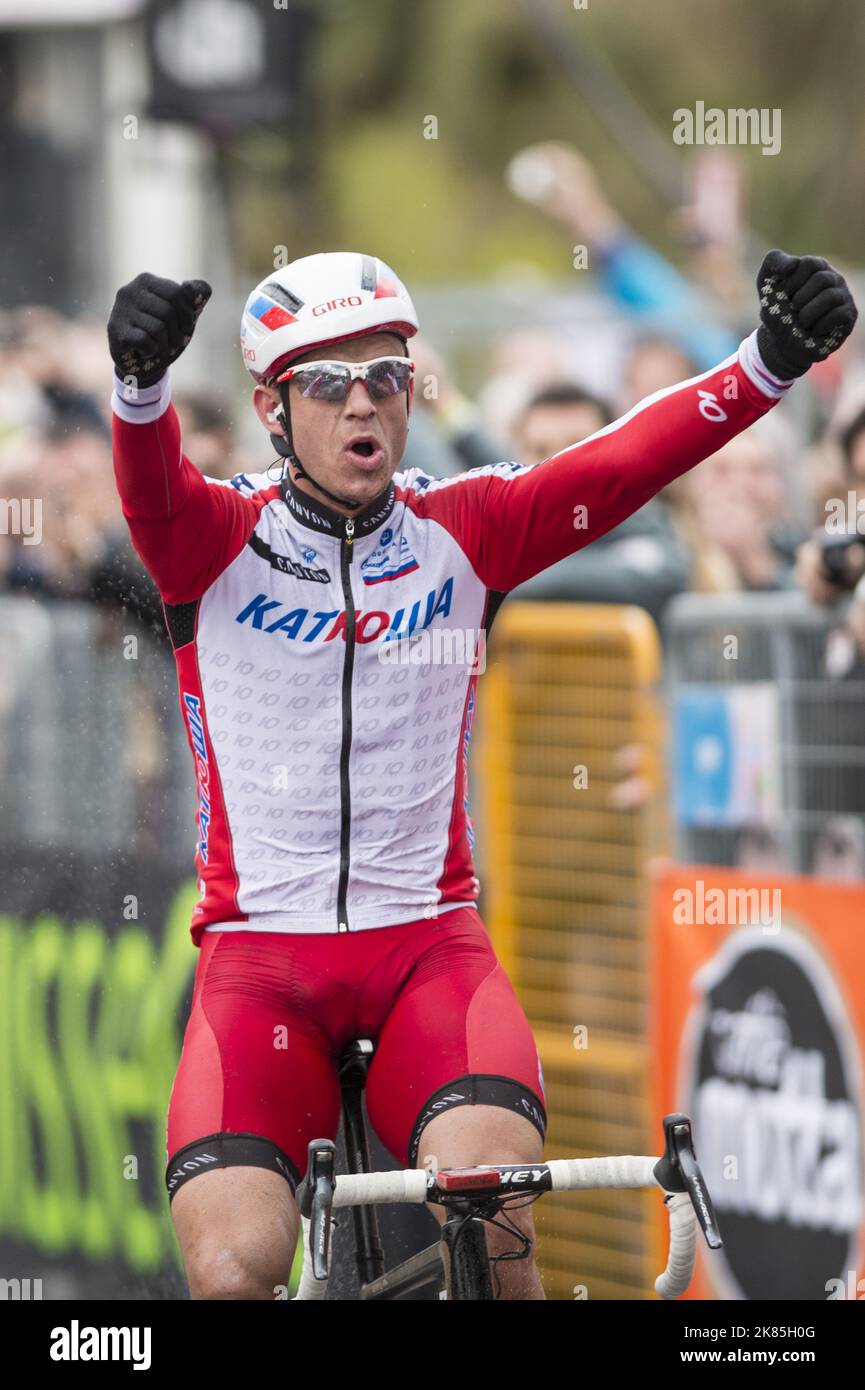 Alexander Kristoff of Katusha wins the 105th Milan-San Remo Stock Photo ...