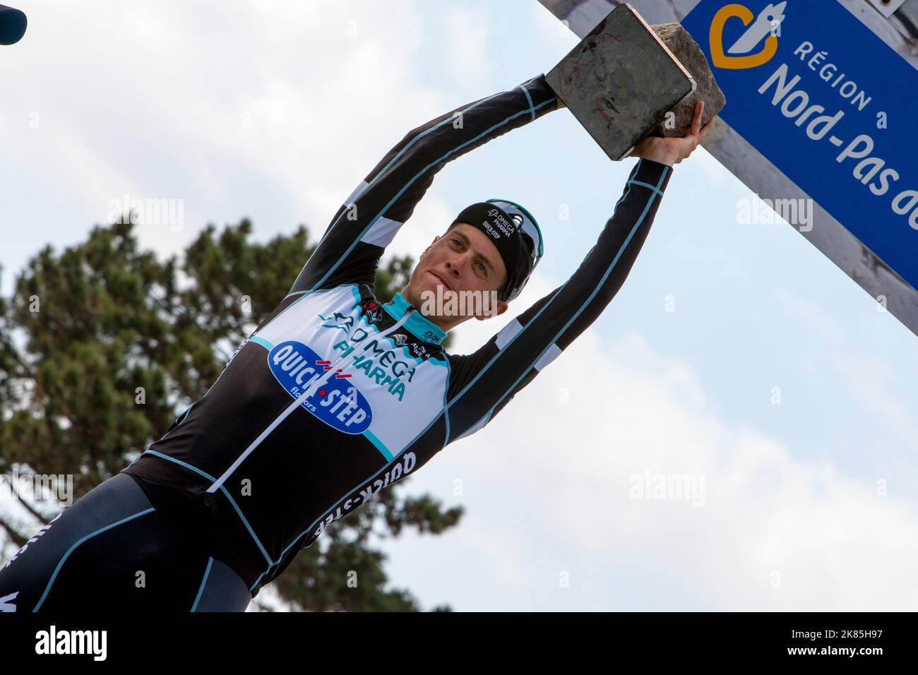 Niki Terpstra celebrates his victory in the Paris-Roubaix race on the ...