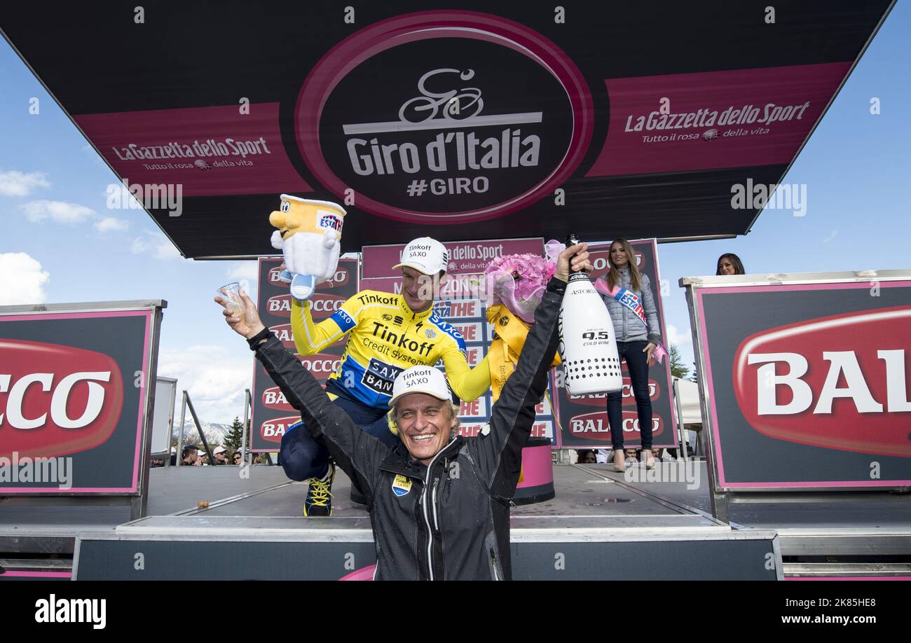 Michael Rogers team Saxo Tinkoff Bank celebrates winning Stage 20 of ...