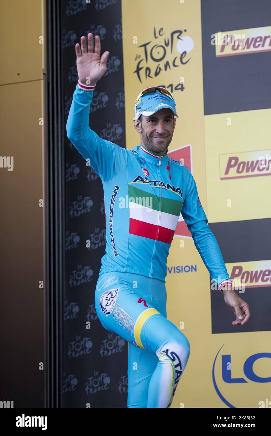 Vincenzo Nibali team Astana wins the stage and collects his trophy on ...