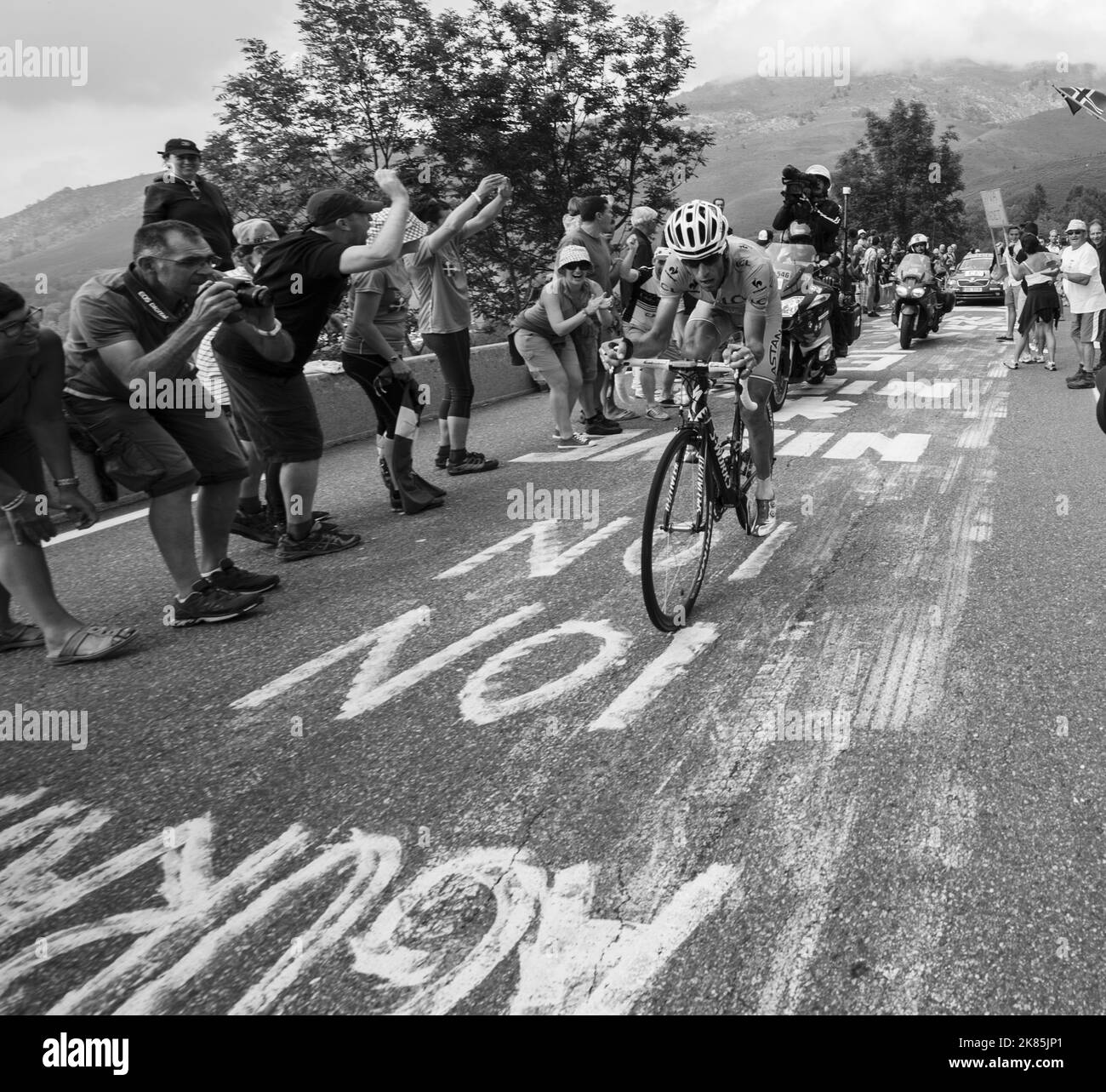 Vincenzo Nibali climbs the final kilometres of the Hautacam during ...