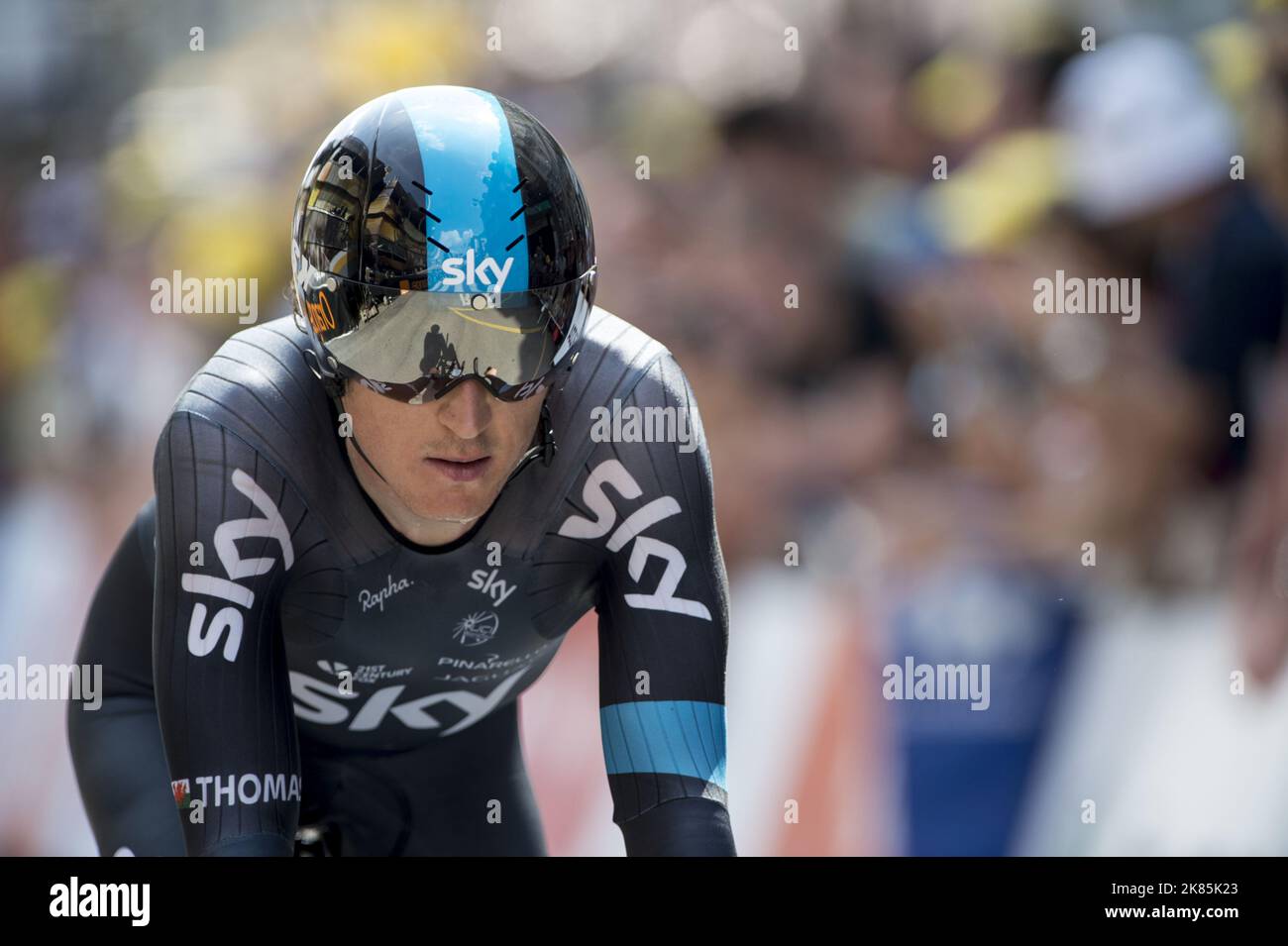 Geraint Thomas, Team Sky rides up to cross the finish line Stock Photo ...