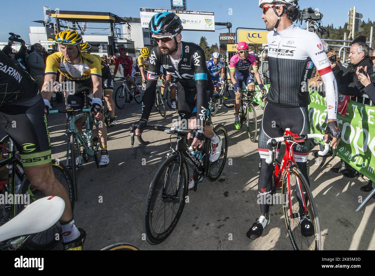 Bradley Wiggins crosses the finish line in 143rd position Stock Photo ...