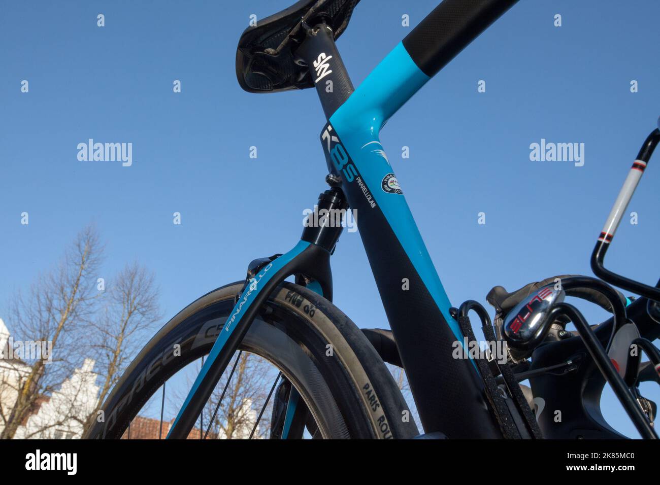 The new Team Sky bike with its suspension made for the cobbles of the ...