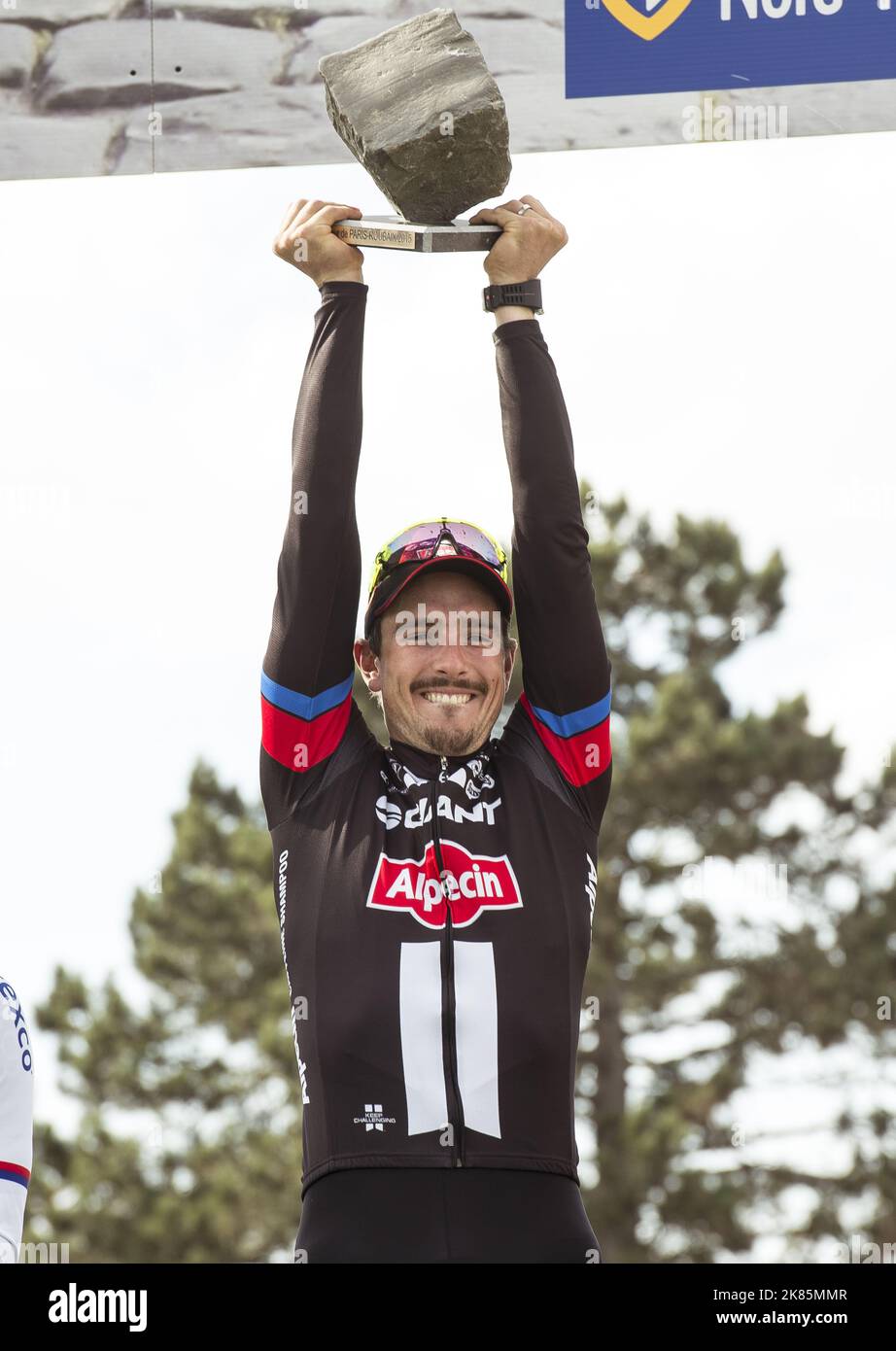 John Degenkolb team Giant - Alpecin wins Paris Roubaix 2015 and walks ...