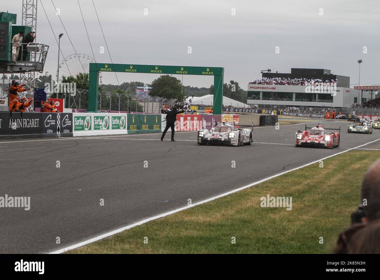 Porsche finish 1-2 at the Le Mans 24 hours 2015, their record 17th win ...