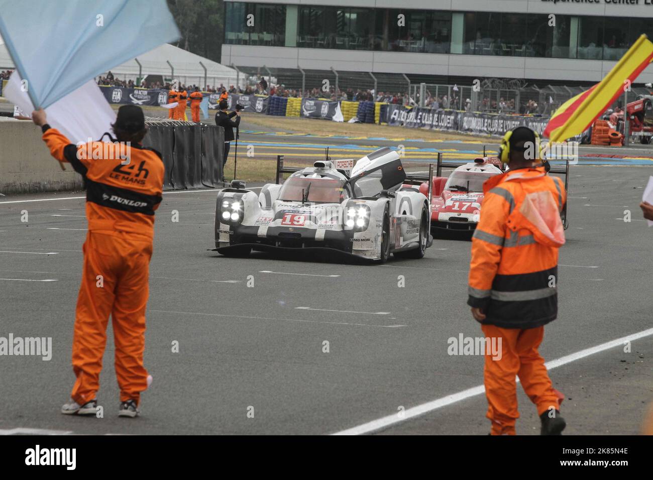 Porsche finish 1-2 at the Le Mans 24 hours 2015, their record 17th win ...