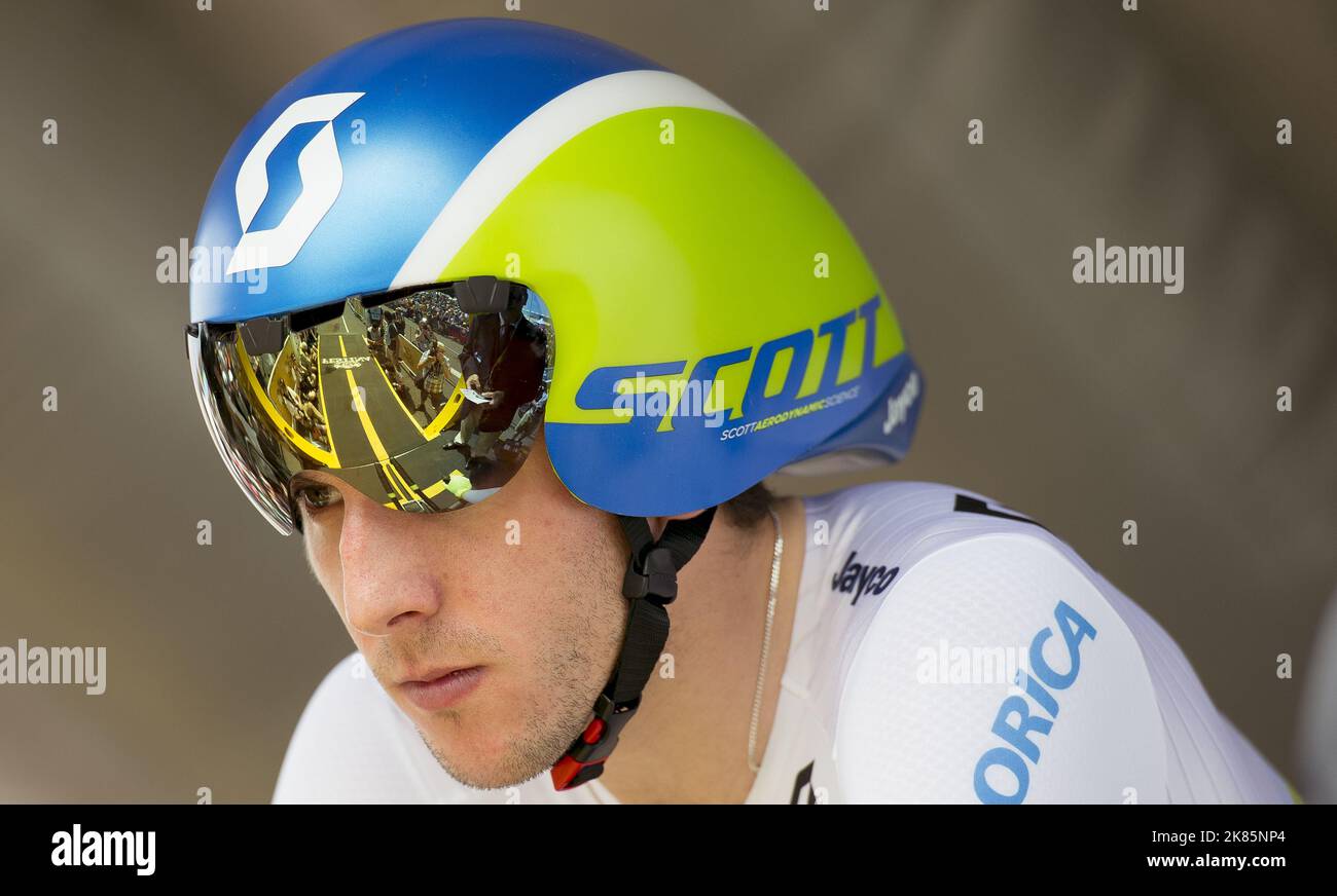 Simon Yates team Orica GreenEdge on the starting ramp. during the first ...