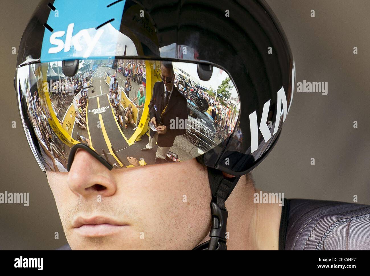 Luke Rowe team Sky on the starting ramp. during the first stage of the ...