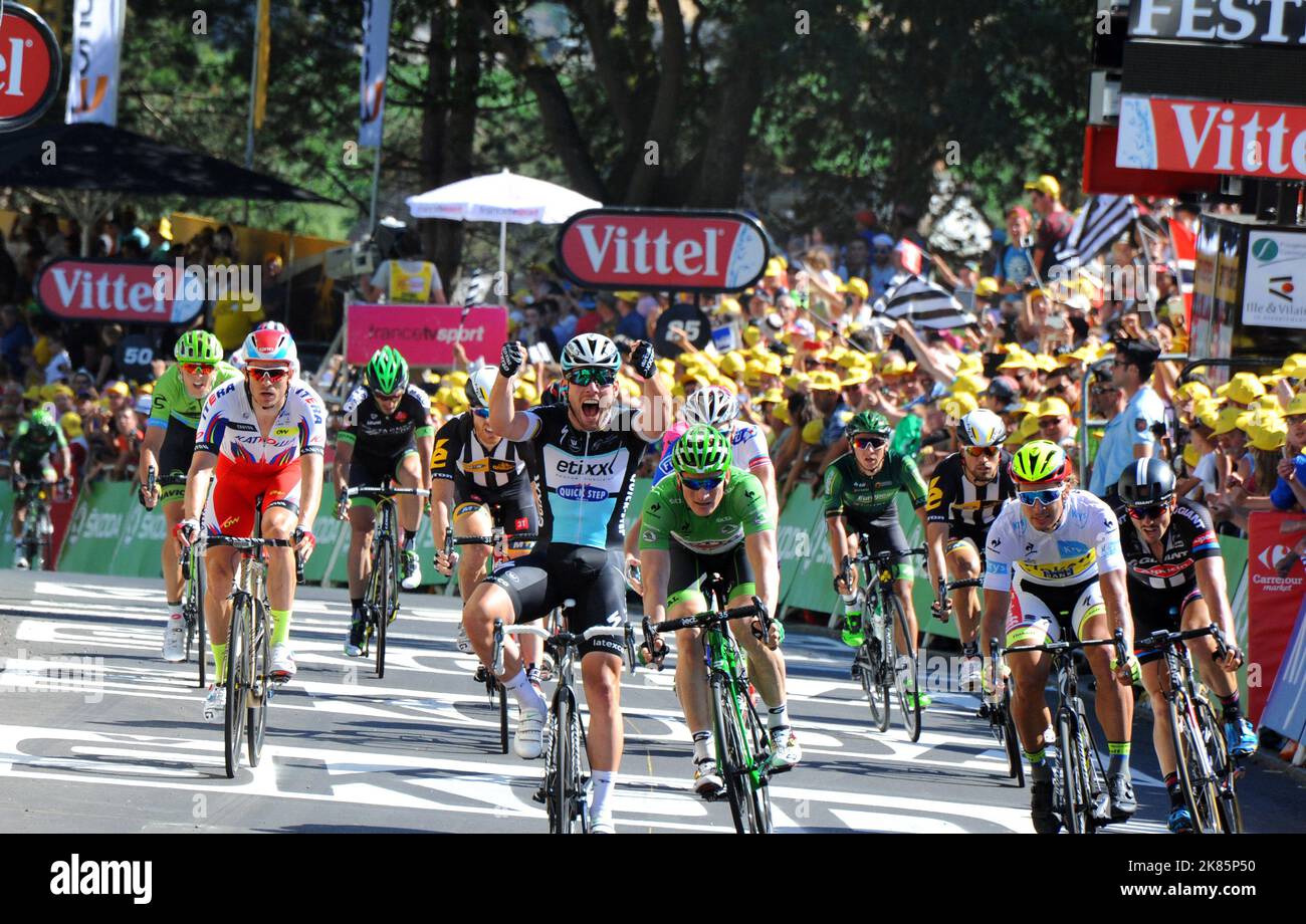 Mark Cavendish team Etixx Quick Step takes his first stage win in a ...