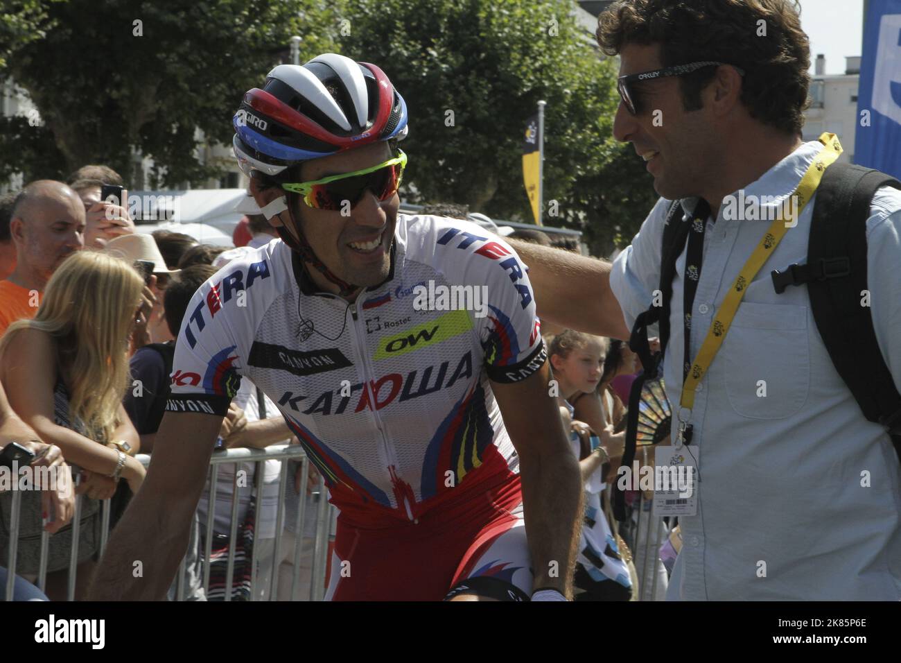 Alberto Losada of Katusha talks to eurosport commentator and former ...