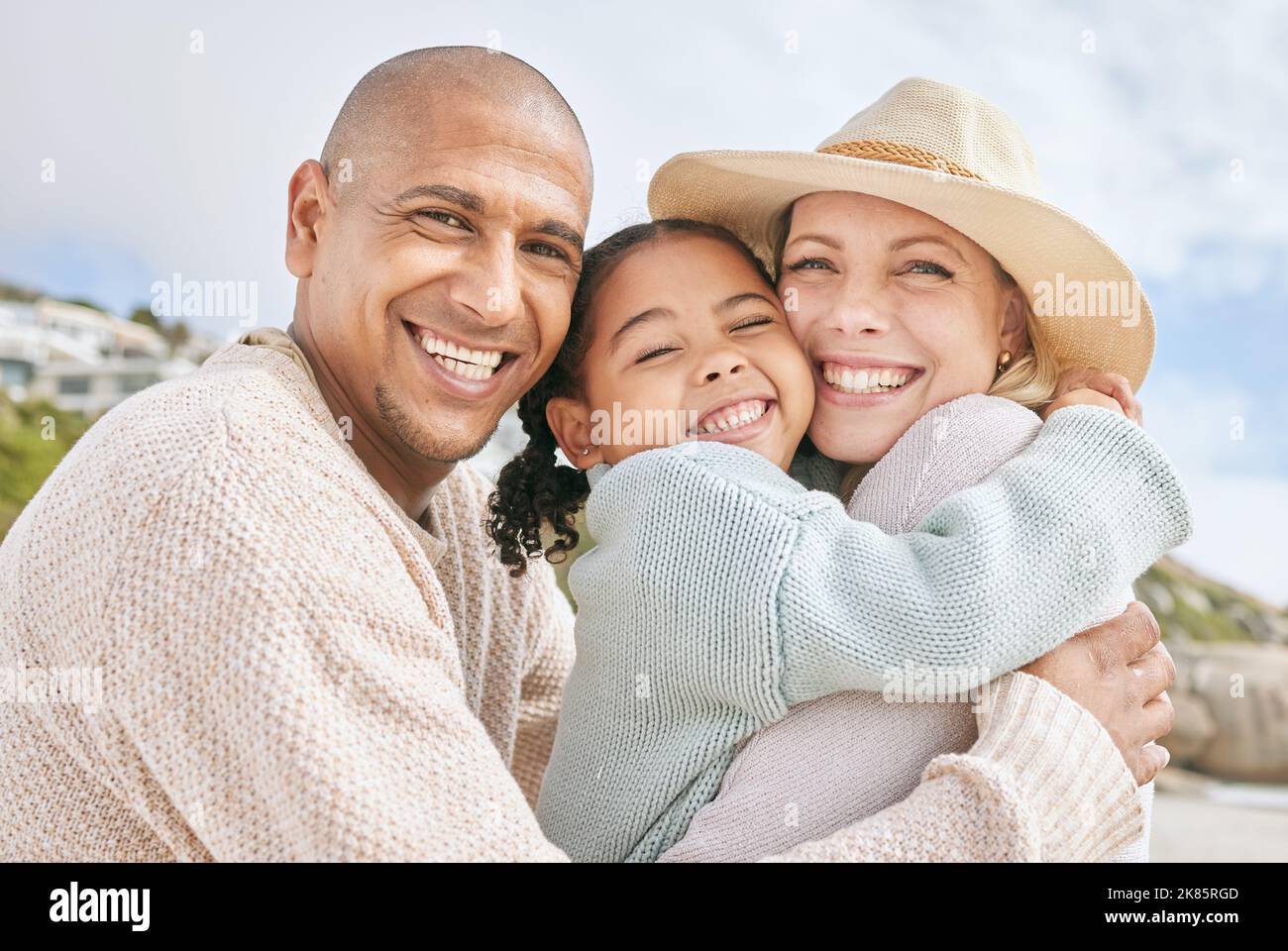 Dad hug daughter hi-res stock photography and images - Alamy