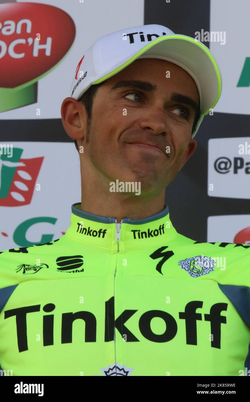 Alberto Contador on the podium in Nice on the final day Stock Photo - Alamy
