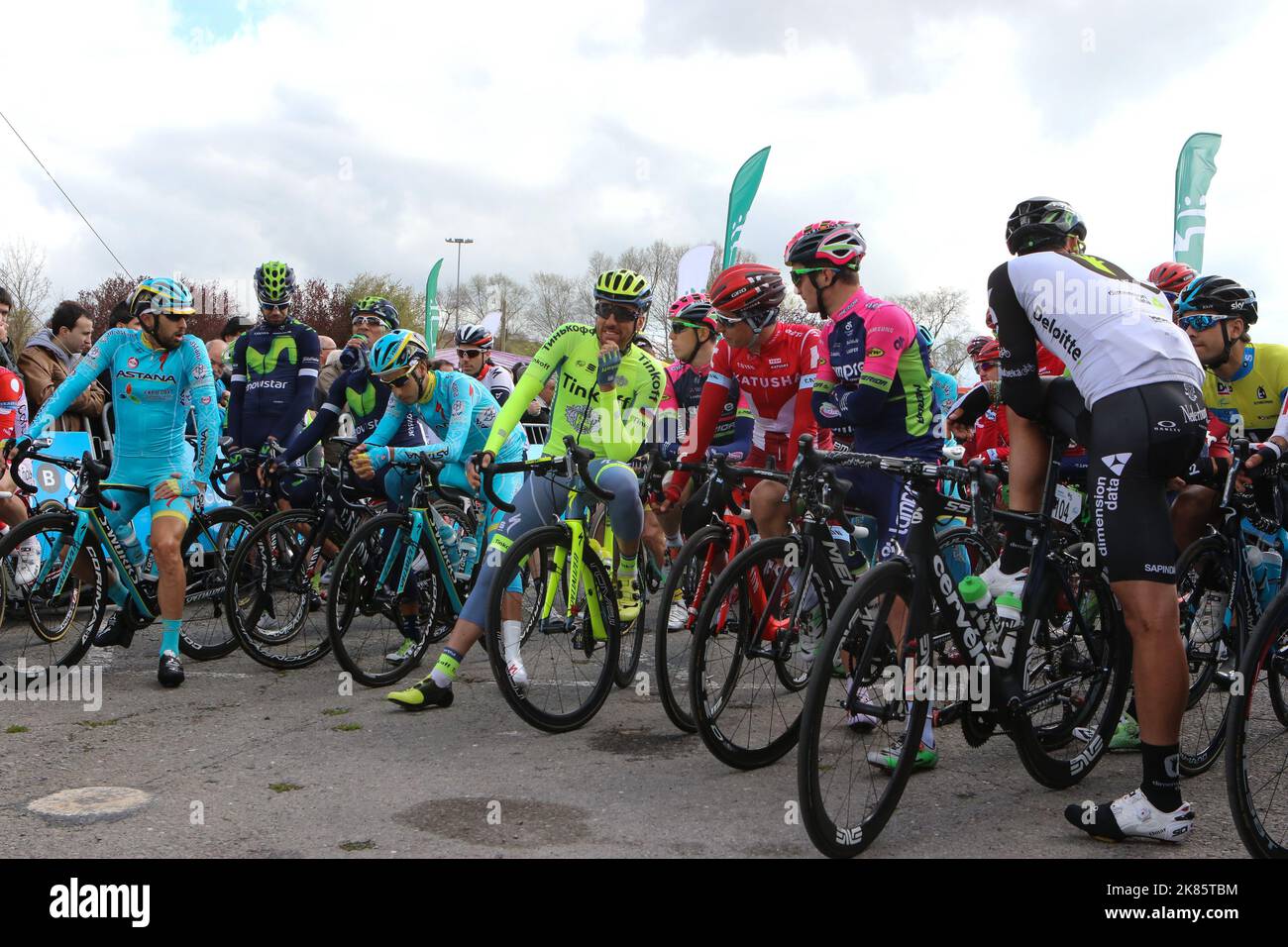 Startline cycle race hi-res stock photography and images - Alamy