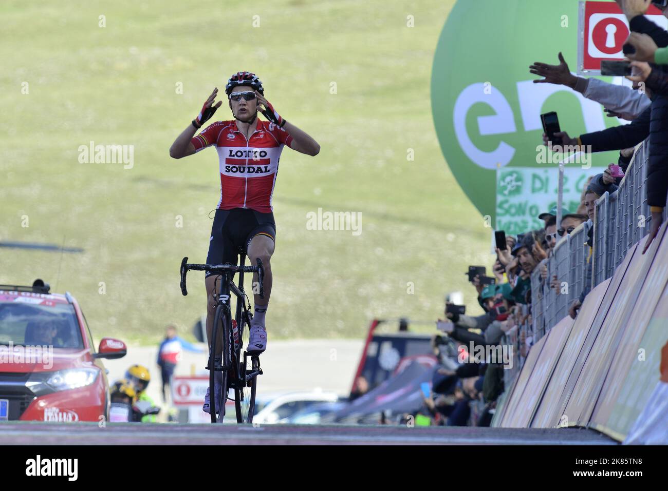 Tim Wellens (Lotto Soudal) takes his first Grand Tour stage win of his ...