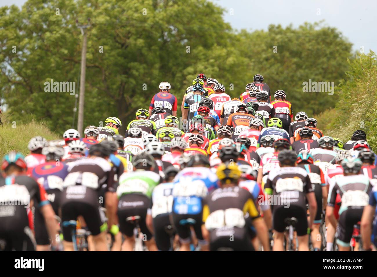 British Mens National Road Race Champs 2016 The Peloton roll through ...
