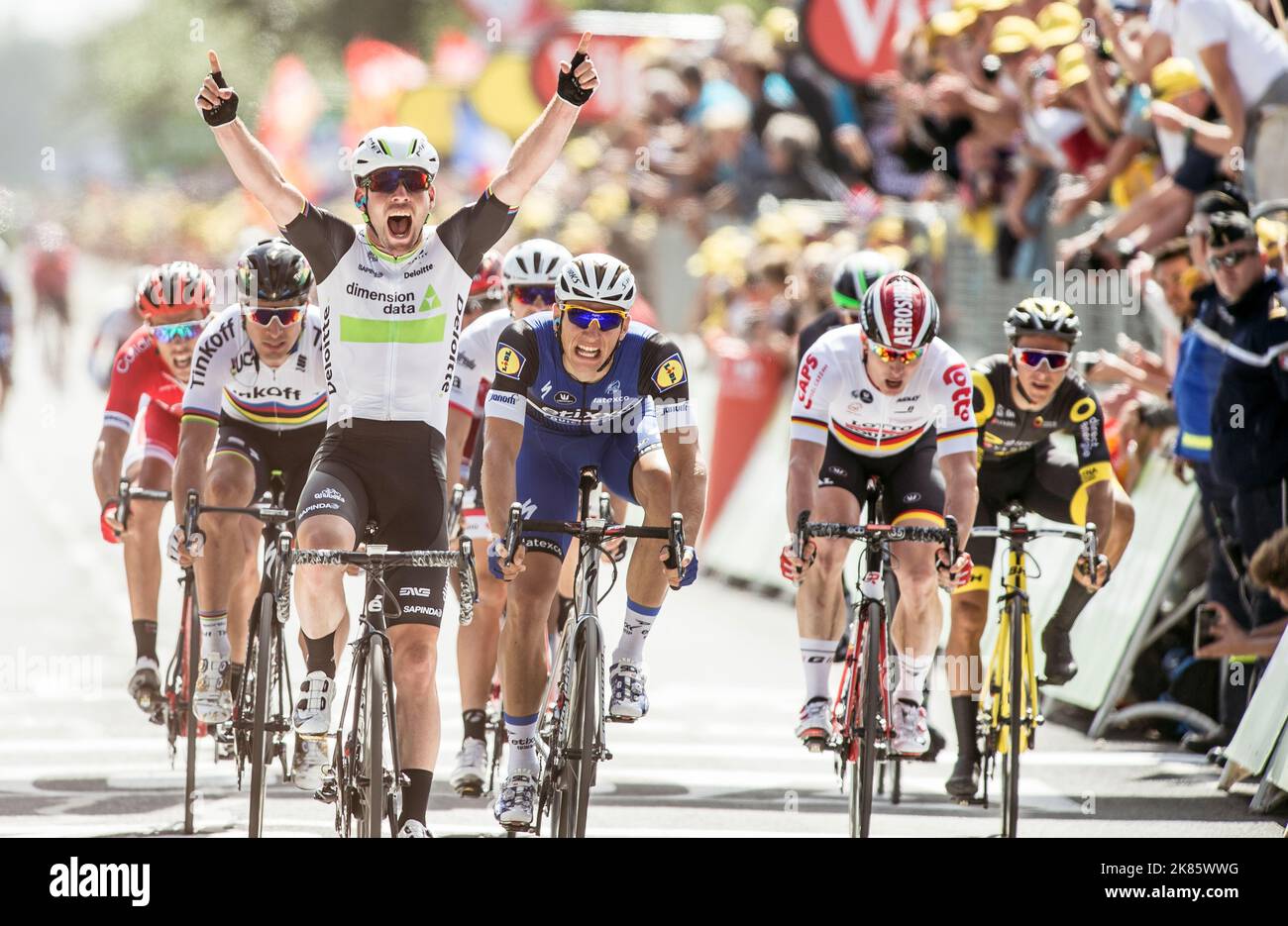 Mark Cavendish wins the first stage of the Tour de France in Utah Beach ...
