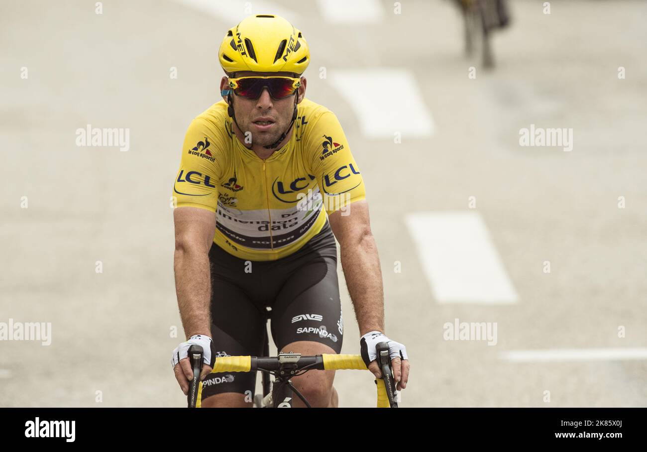 Mark Cavendish team Dimension Data crosses the finish line and ...