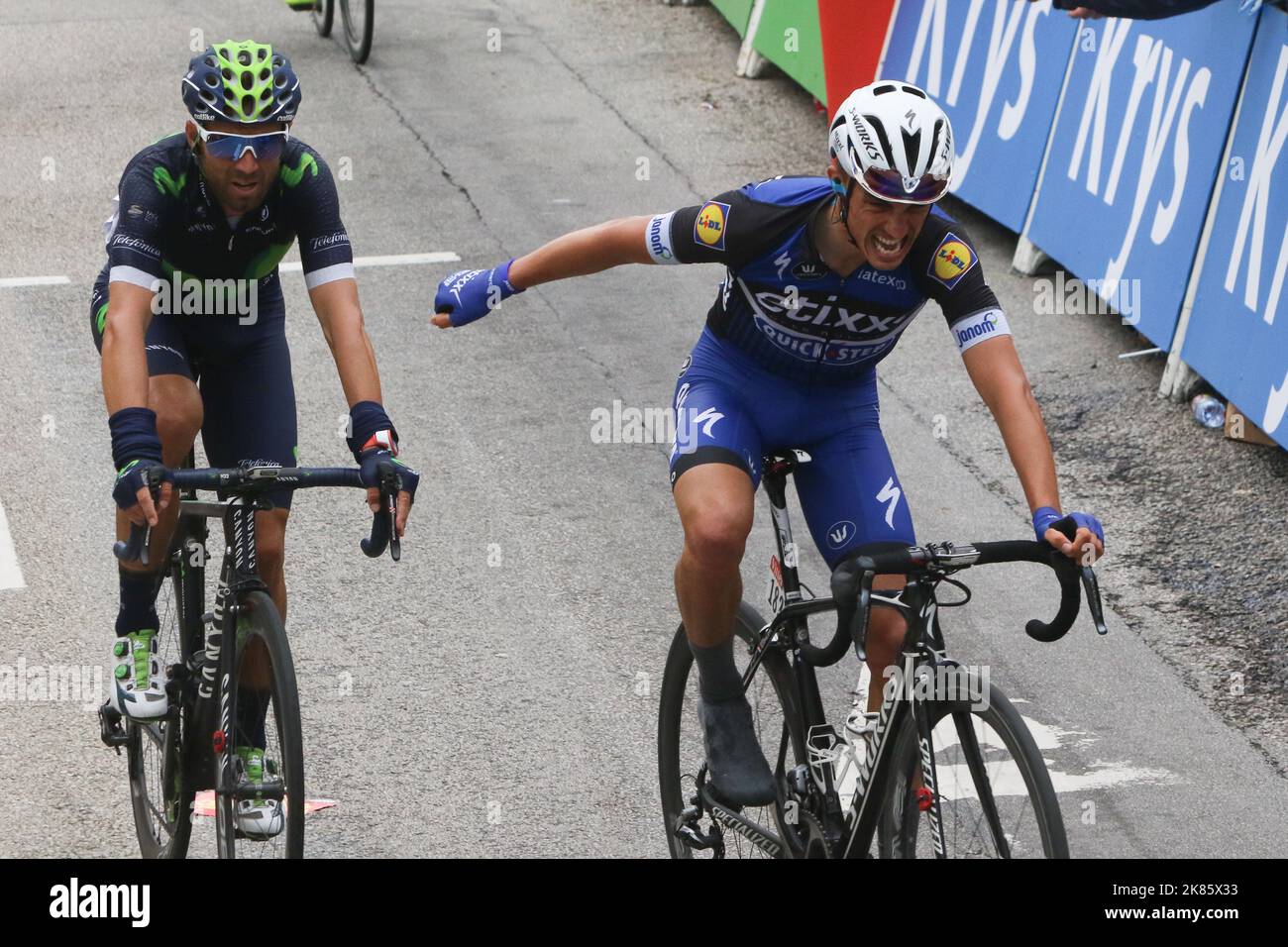 Julian Alaphillipe Frace Etixx Quick Step bangs the bars. Alejandro ...