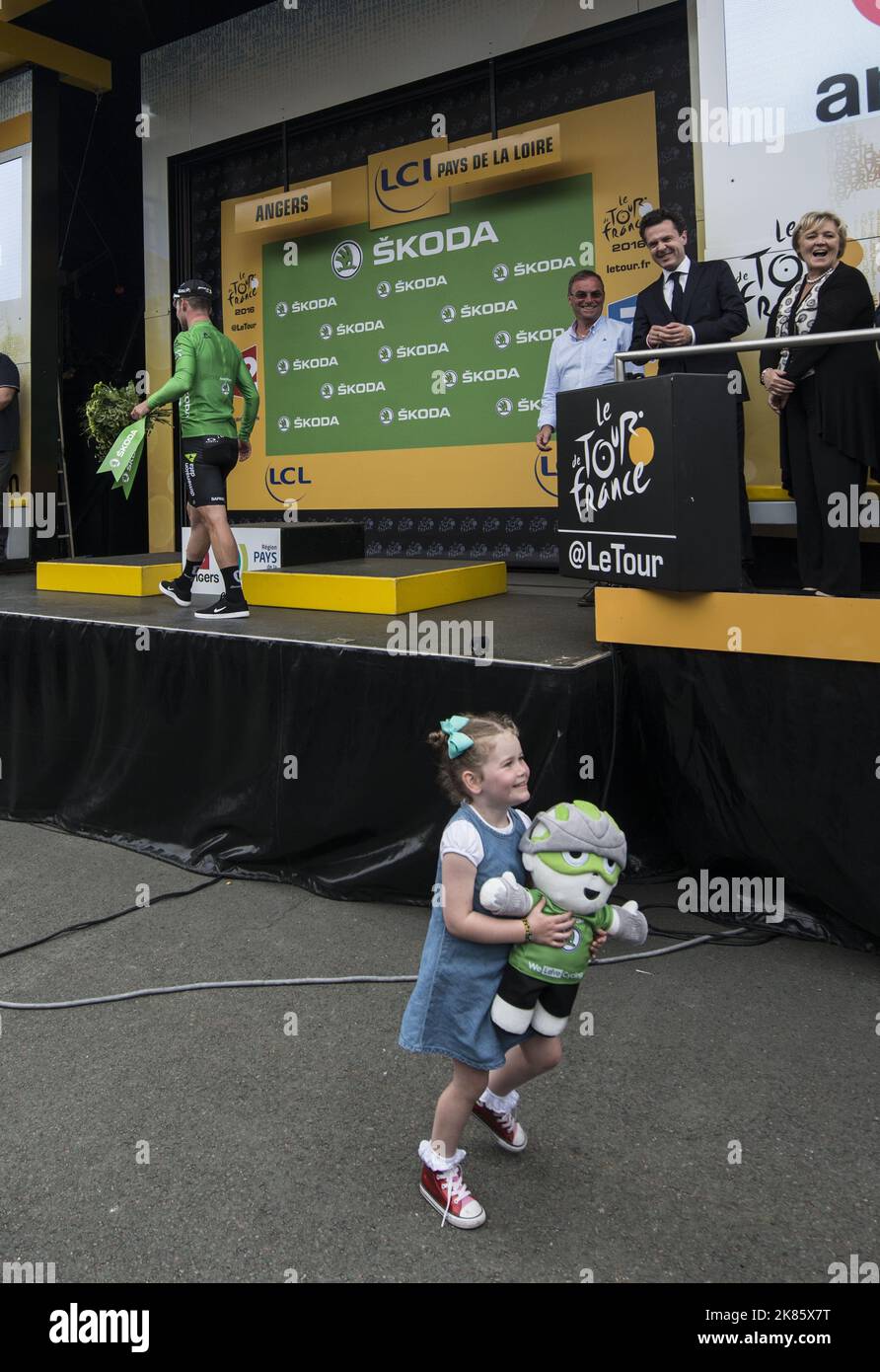 Tour de France stage 3 - Granville to Angers - Mark Cavendish team ...