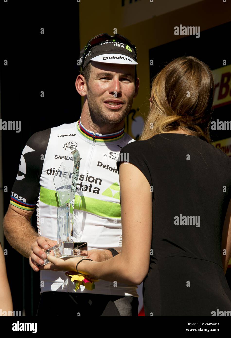 Mark Cavendish of Team Dimension Data wins the stage Stock Photo - Alamy