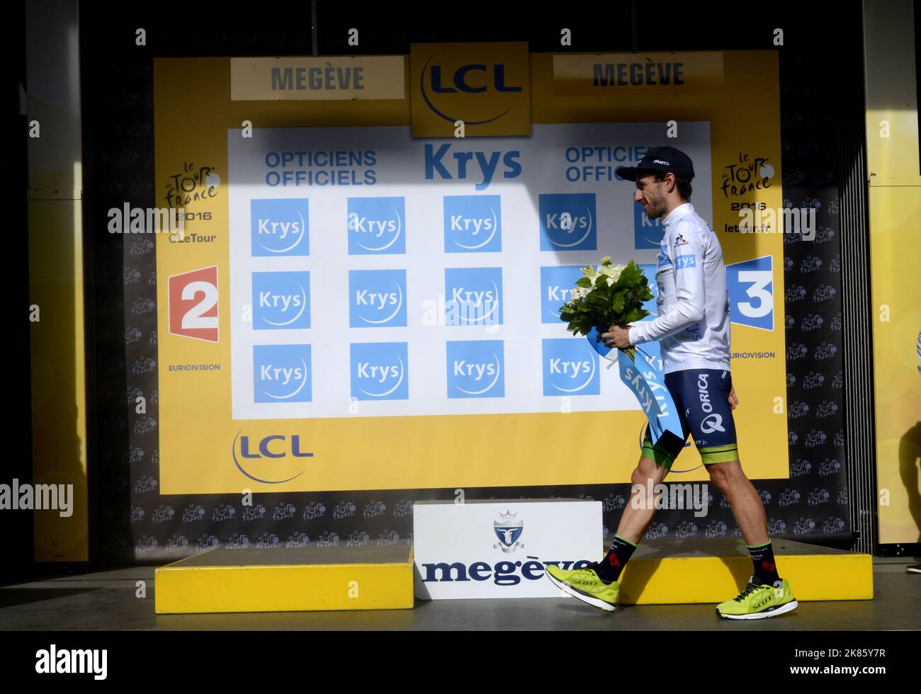 Adam Yates GB Orica BikeExchange finished 16th and retained the lead ...