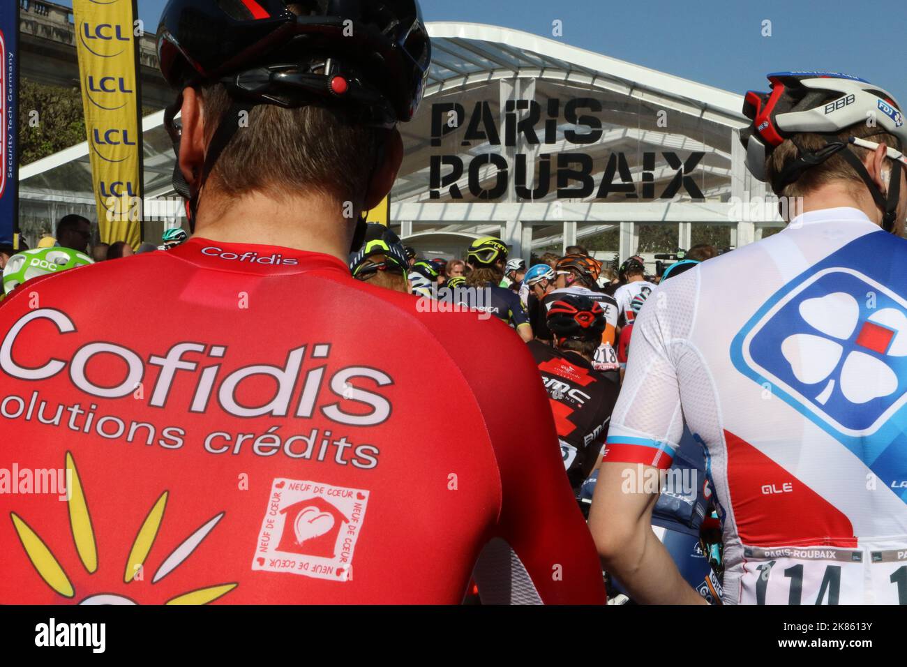 Roubaix cyclists hi-res stock photography and images - Alamy